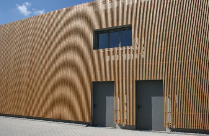 Prezračevanje in svetloba v steni - industrijske hale, fasade poslovnih ...